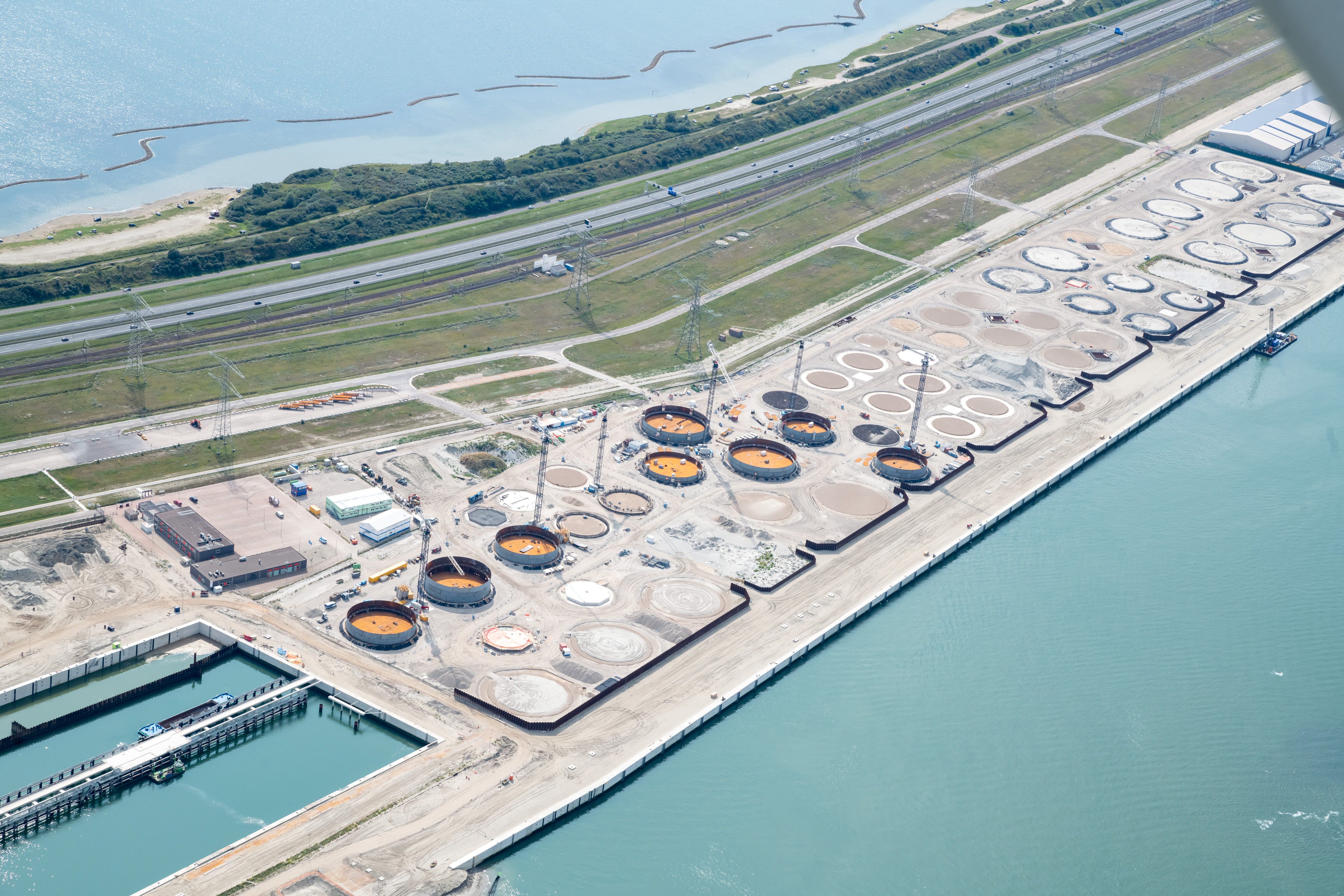 HES Hartel Tank Terminal | Ballast Nedam Industriebouw